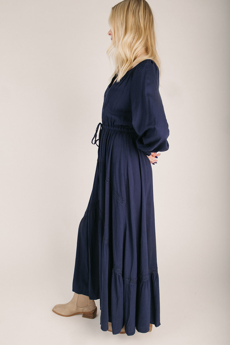 The Patsy Lace Inset Maxi Dress in Navy – Piper & Scoot